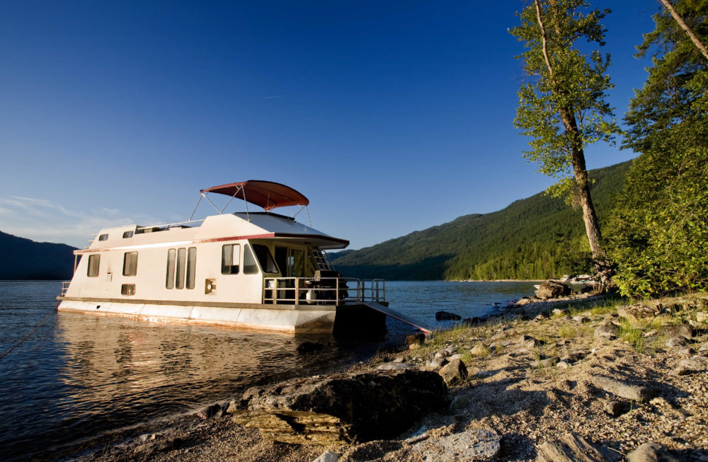 Fed Up Of Hotels? Go Houseboating! - Good Sleep Anywhere
